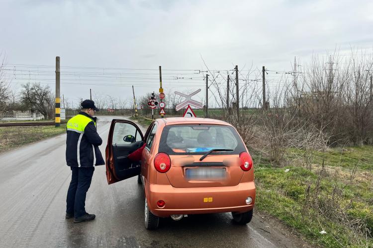 Prevenirea accidentelor rutiere la calea ferată. Șapte șoferi prinși în flagrant | Obiectiv ...